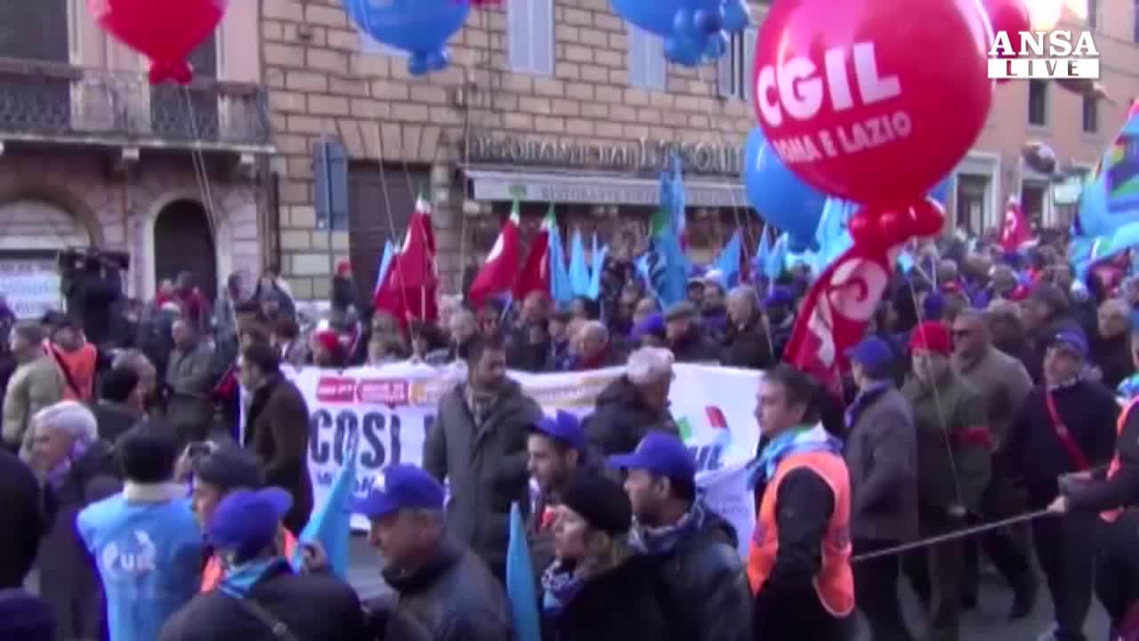 Contro "neocentrismo" Pd torna il "Partito Comunista"