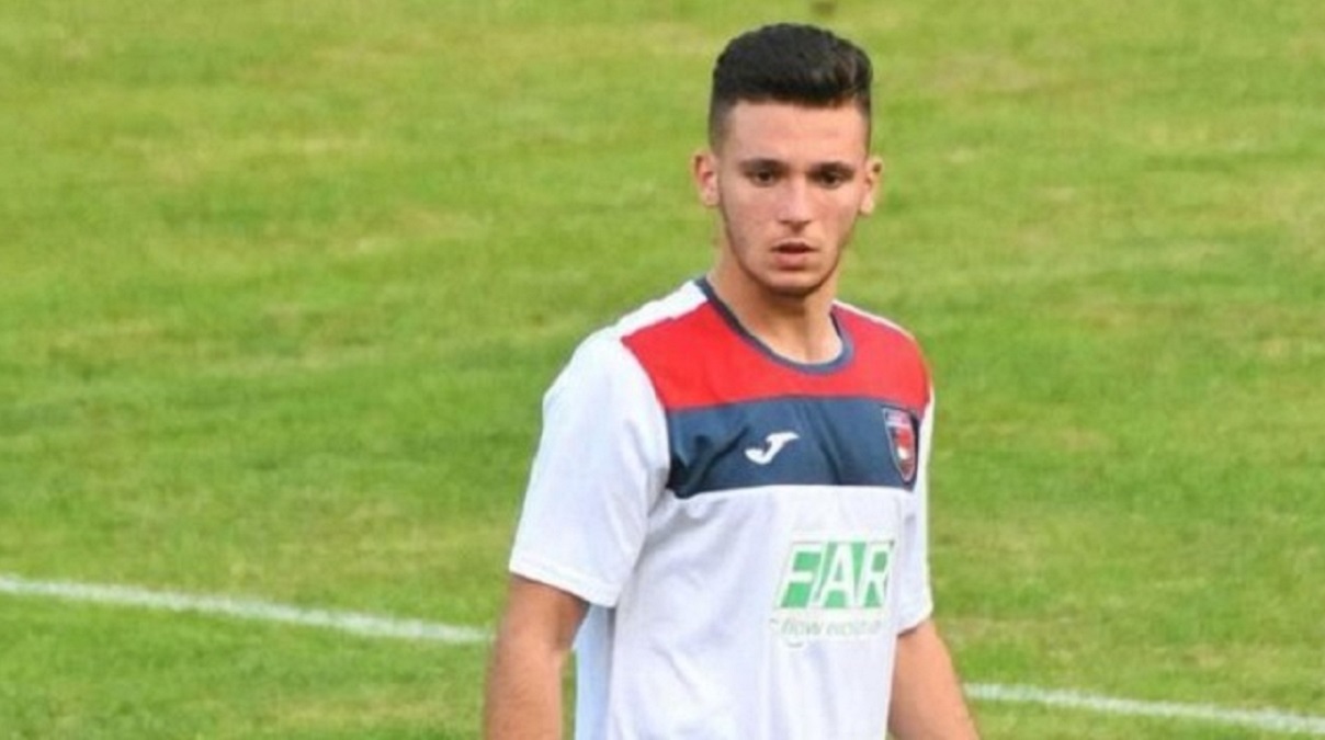 Crotone a caccia di giovani talenti, l'obiettivo sarebbe Bruzzaniti Crotone a caccia di giovani talenti, l'obiettivo sarebbe Bruzzaniti