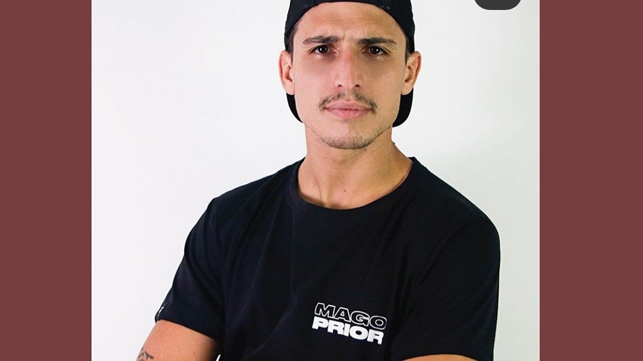 Ex-BBB Felipe Prior lança camisetas com frases dirigidas a ele por seus ...