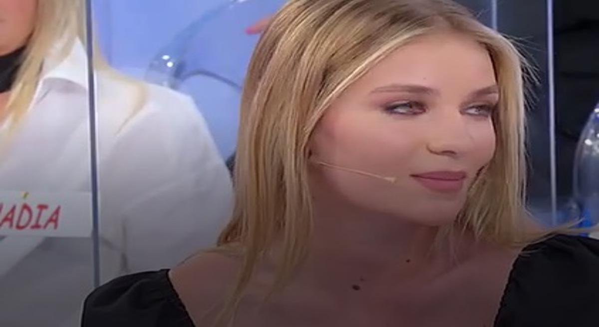 Uomini e Donne: Martina interrompe il corteggiamento con Ranieri