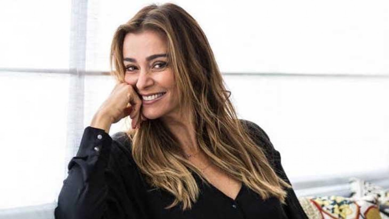 Mônica Martelli completa 54 anos e famosos a homenageiam