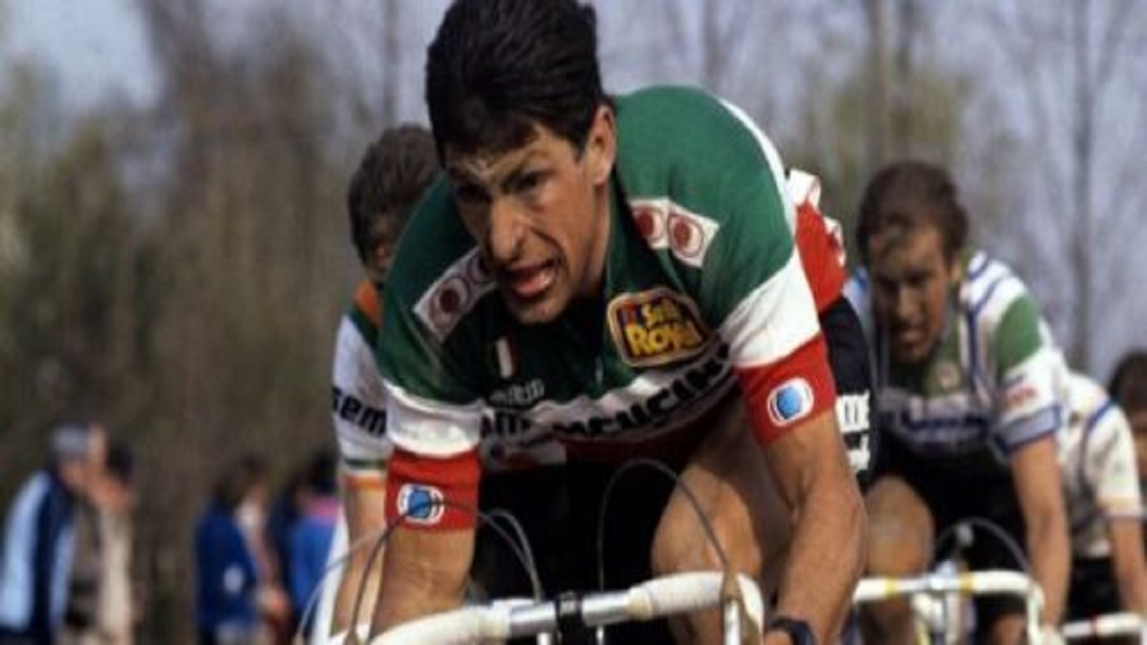 Moser: 'Chi ha superato i 65 anni farebbe bene a usare la bici elettrica'